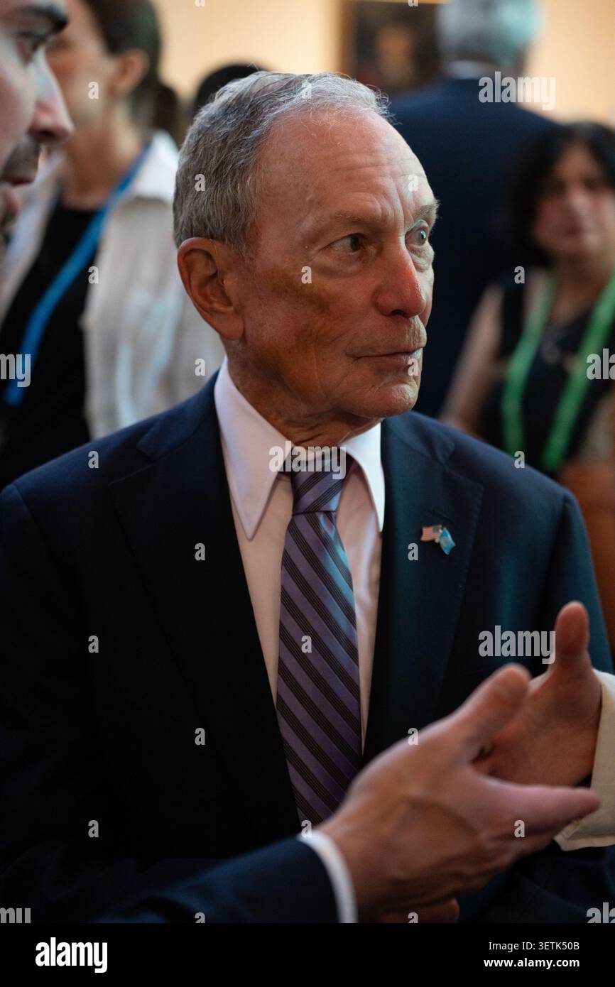 Michael Bloomberg at the Climate and Energy Crises Bloomberg ...