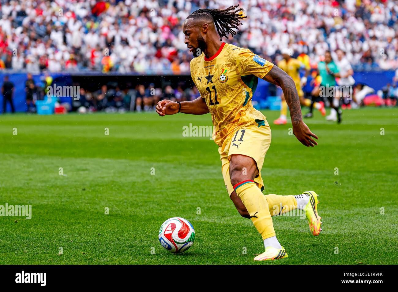 Antoine Semenyo of Ghana dribbles with the ball during the FIFA World ...