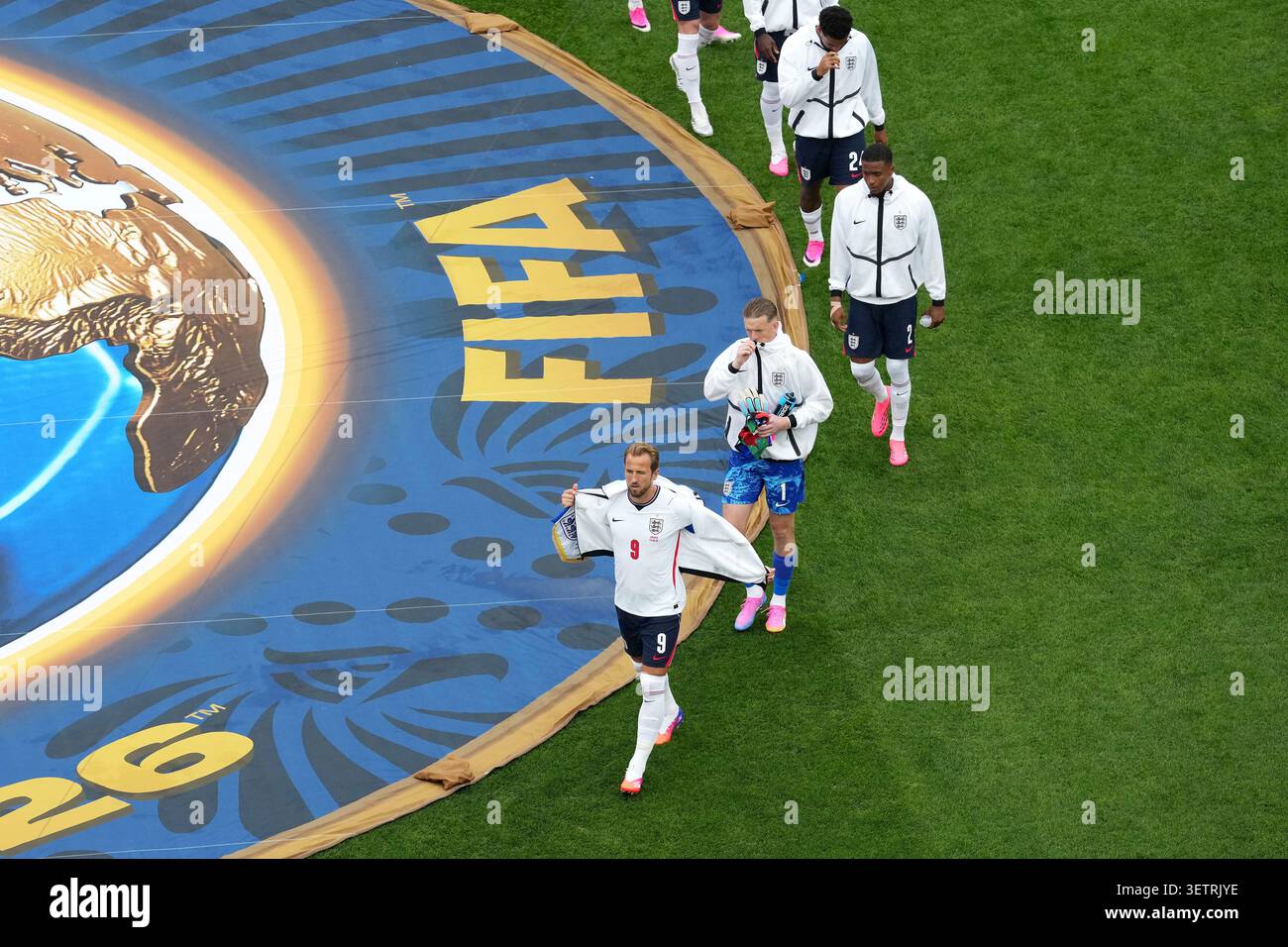 England's Harry Kane (left) and team-mates ahead of the FIFA World Cup ...