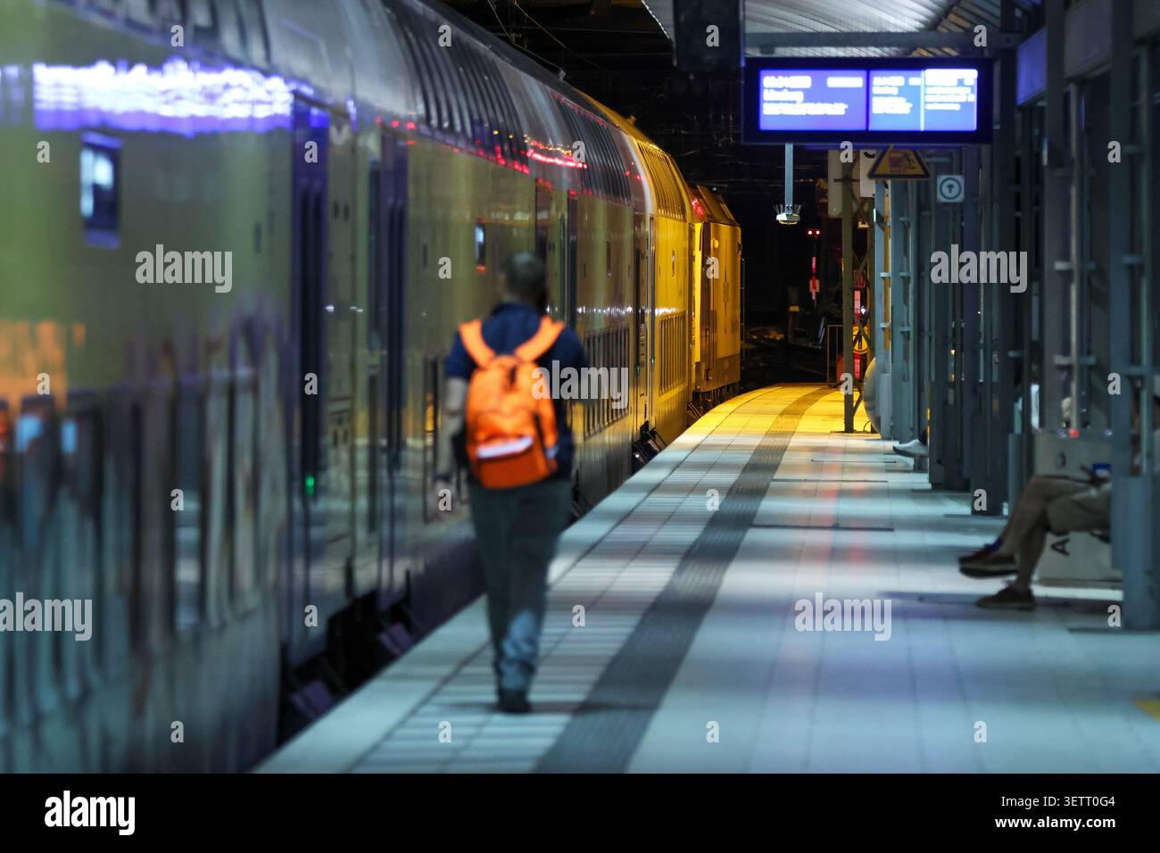 23 June 2026, Hamburg: A metronome is standing by at Hamburg Central ...