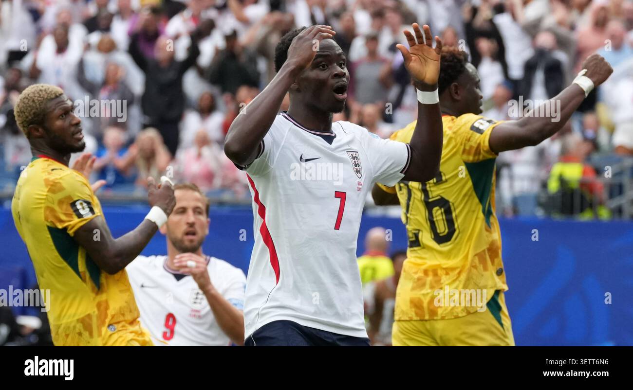 England's Bukayo Saka (7) after Harry Kane blasts over the bar late in ...
