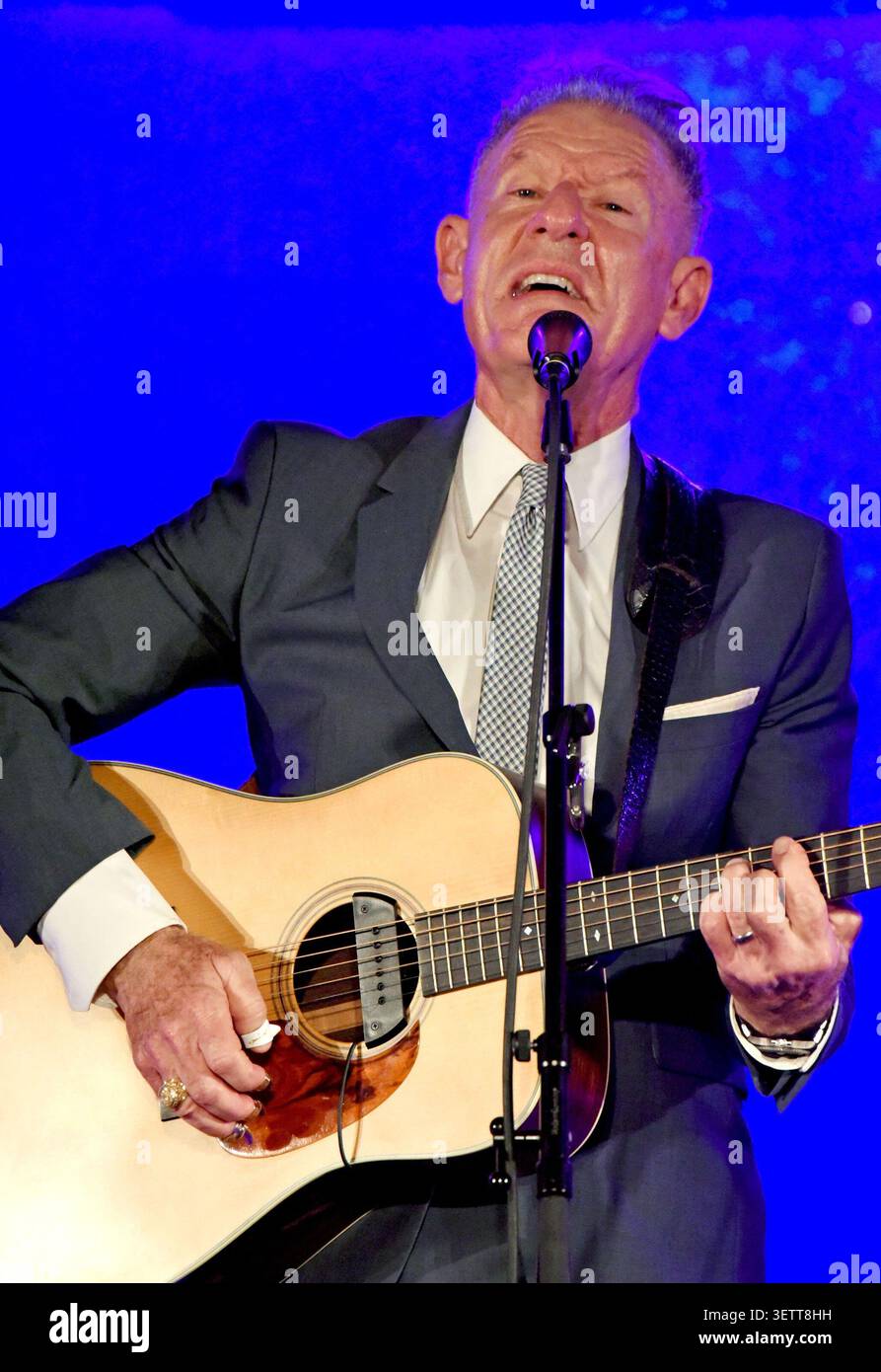 Lyle Lovett on stage for Lyle Lovett Up Close: Songs & Stories, City ...