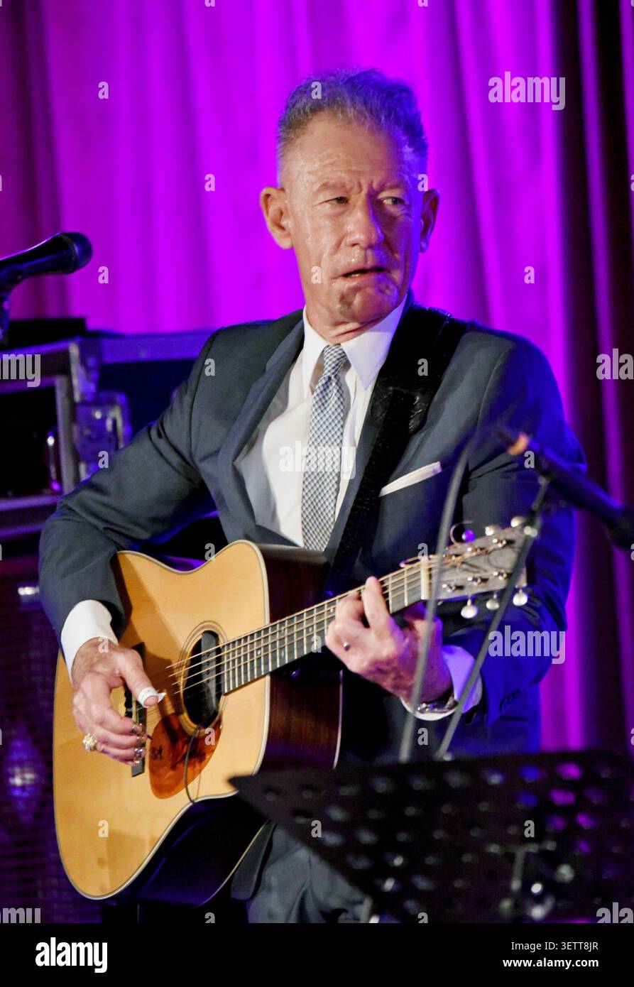 Lyle Lovett on stage for Lyle Lovett Up Close: Songs & Stories, City ...