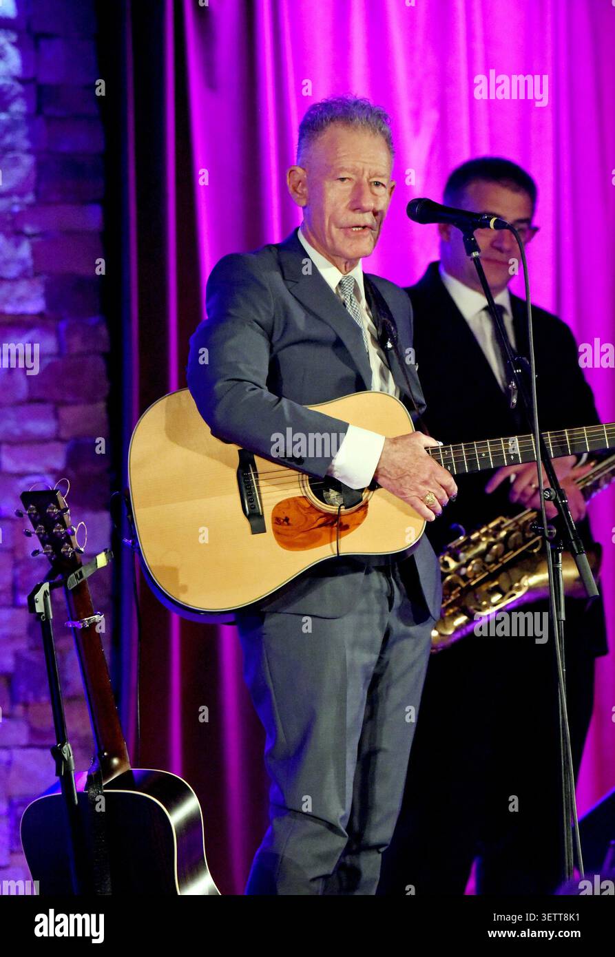 Lyle Lovett on stage for Lyle Lovett Up Close: Songs & Stories, City ...