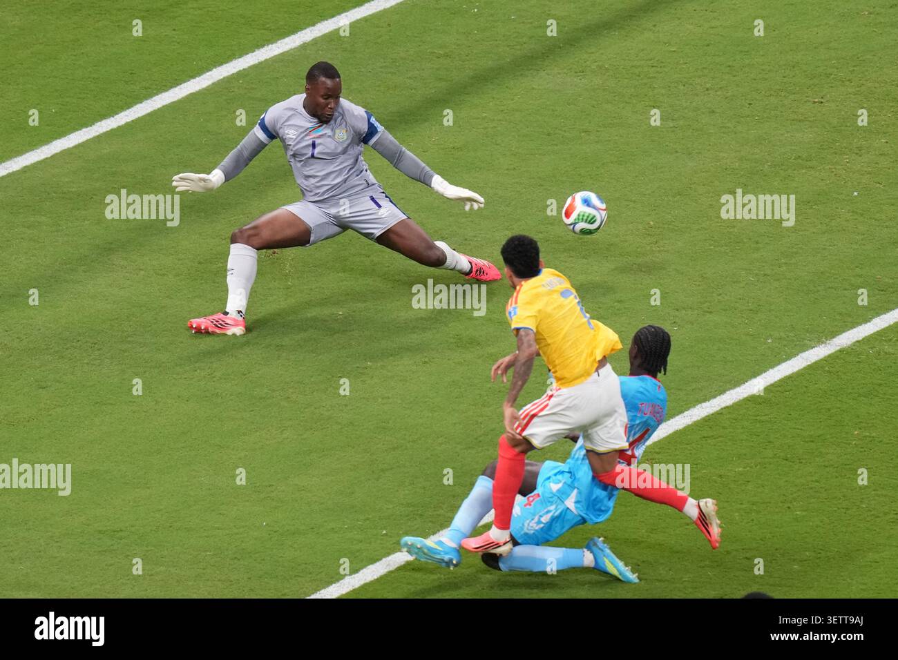 Colombia's Luis Diaz (7) makes an attempt to score against Congo ...