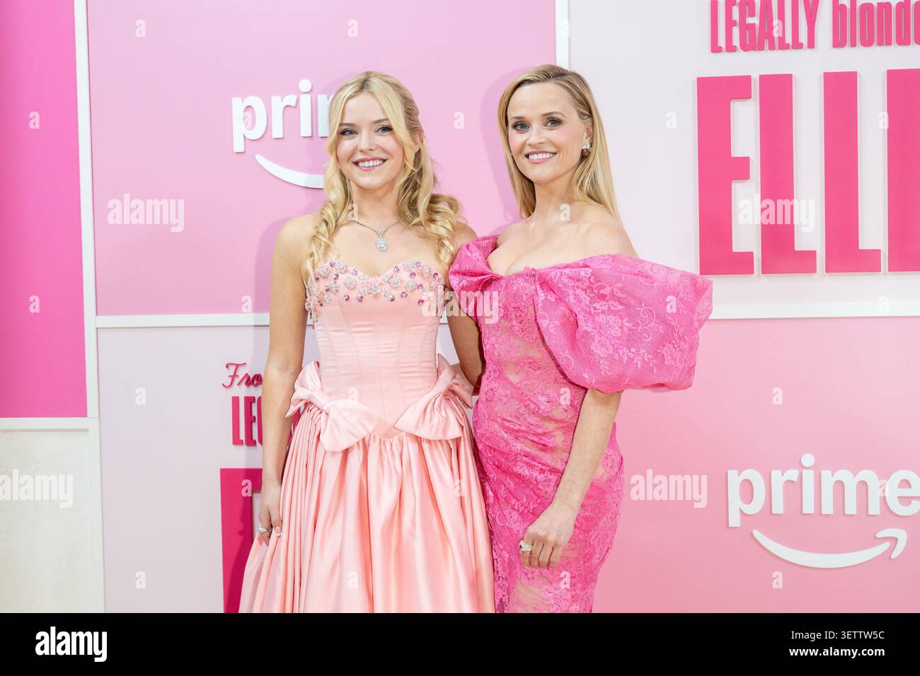 NEW YORK, NEW YORK - JUNE 23: (L-R) Lexi Minetree and Reese Witherspoon ...