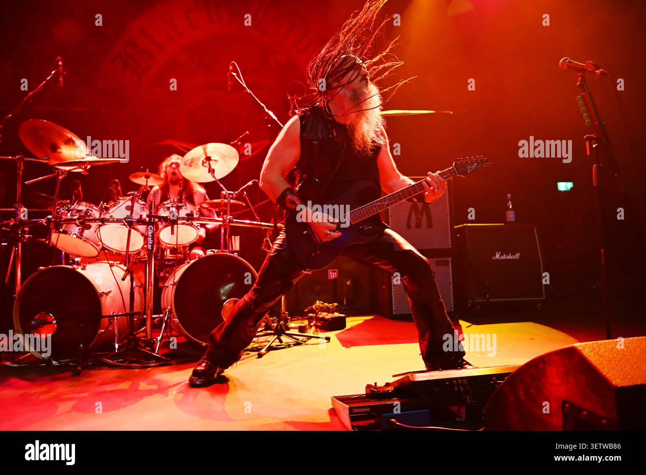 LONDON, ENGLAND - MAY 29: Curran Murphy of ‘Venom Inc’ performing at ...