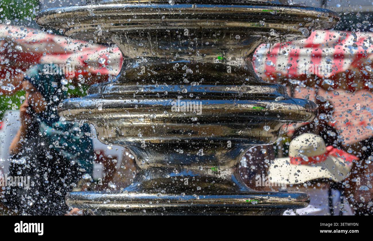 24 June 2026, Saxony, Chemnitz: A fountain is gushing water in Chemnitz ...