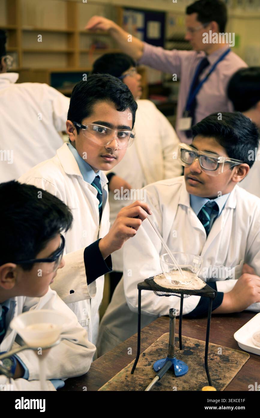 A Year 7 General Science class at Manchester Grammar School Stock Photo ...