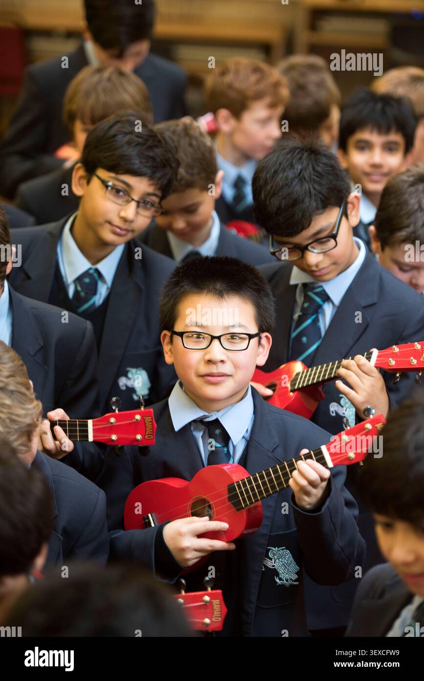 A Yr 7 music class at Manchester Grammar School Stock Photo - Alamy