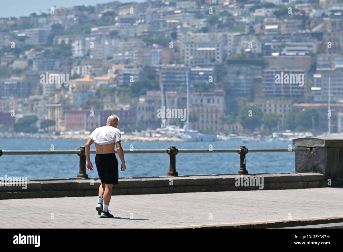 IPA86246963 - Naples. Heat wave in the city Stock Photo - Alamy