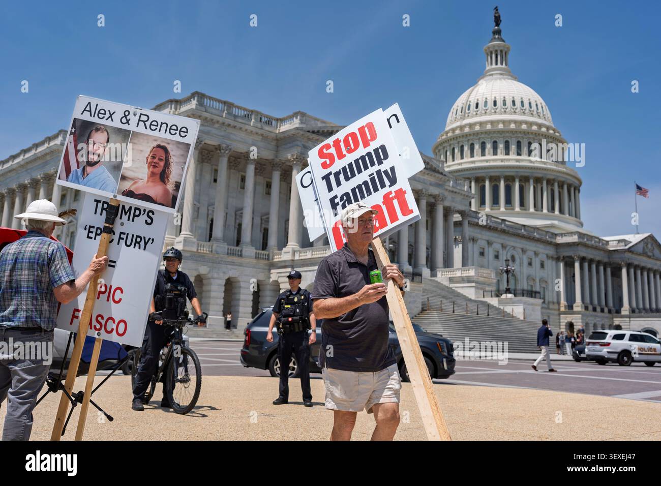 Activists endure high temperatures to protest against corruption and ...