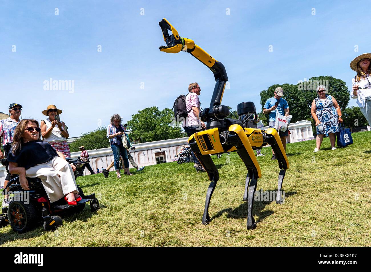 A Boston Robotics mobile robot maneuvers among people at the Great ...