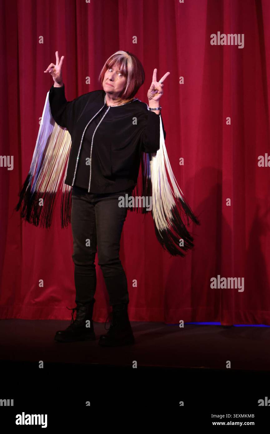 The actress Soledad Mallol during a scene from the play 'Las que gritan ...