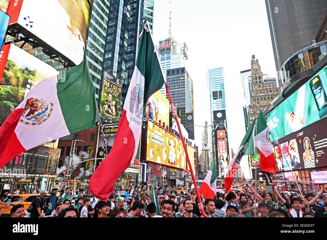 Photo by: Andrea Renault/STAR MAX/IPx 2026 6/30/26 World Cup fans ...