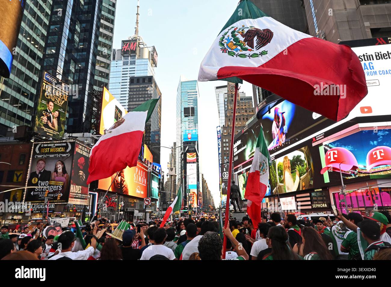 Photo by: Andrea Renault/STAR MAX/IPx 2026 6/30/26 World Cup fans ...
