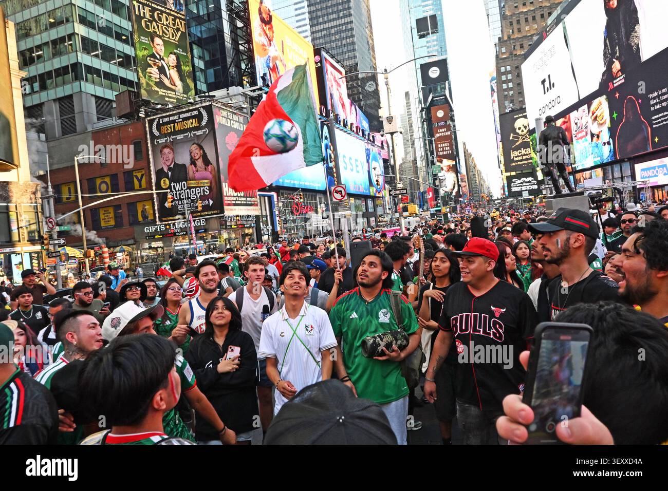 Photo by: Andrea Renault/STAR MAX/IPx 2026 6/30/26 World Cup fans ...