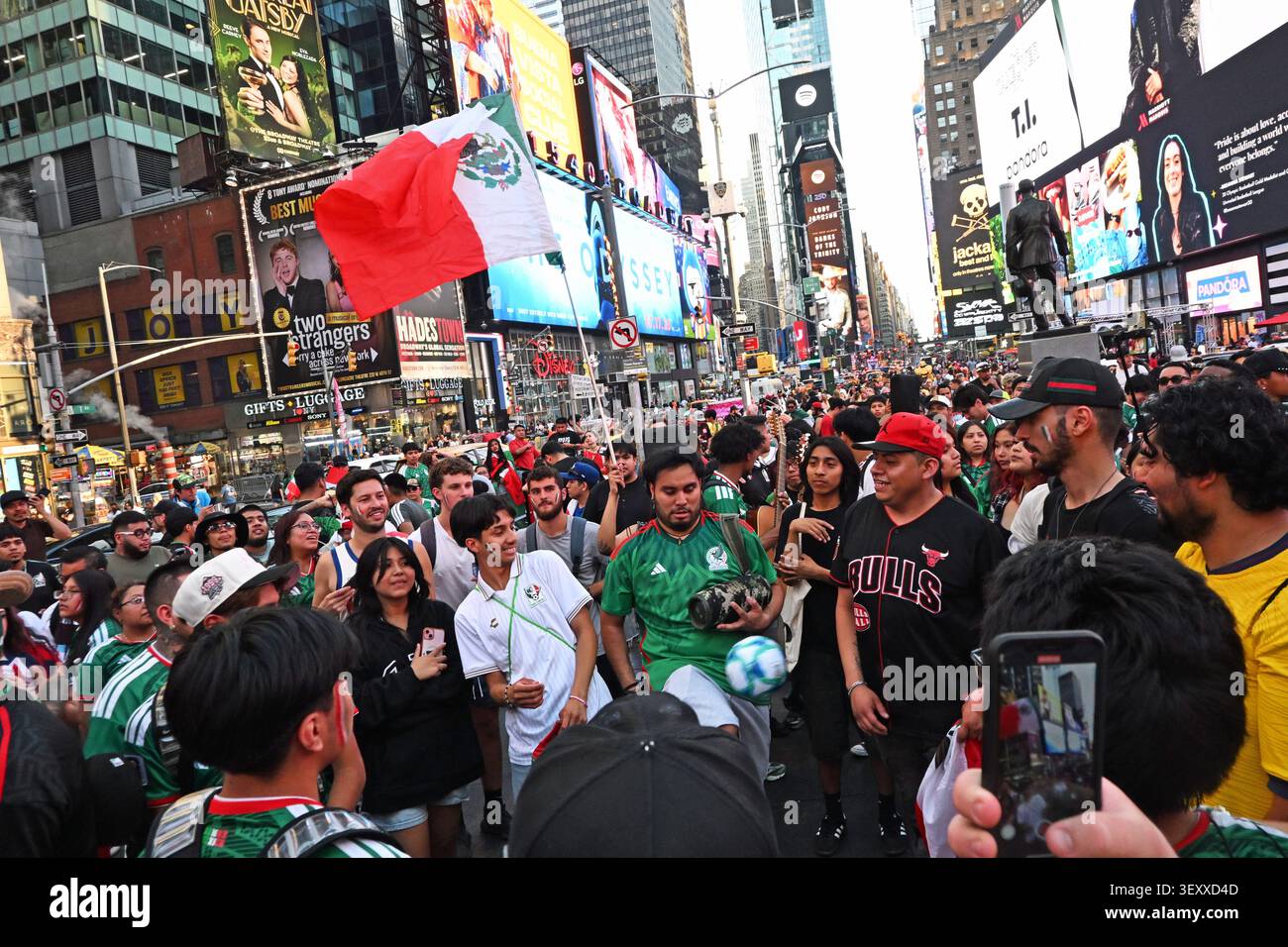 Photo by: Andrea Renault/STAR MAX/IPx 2026 6/30/26 World Cup fans ...