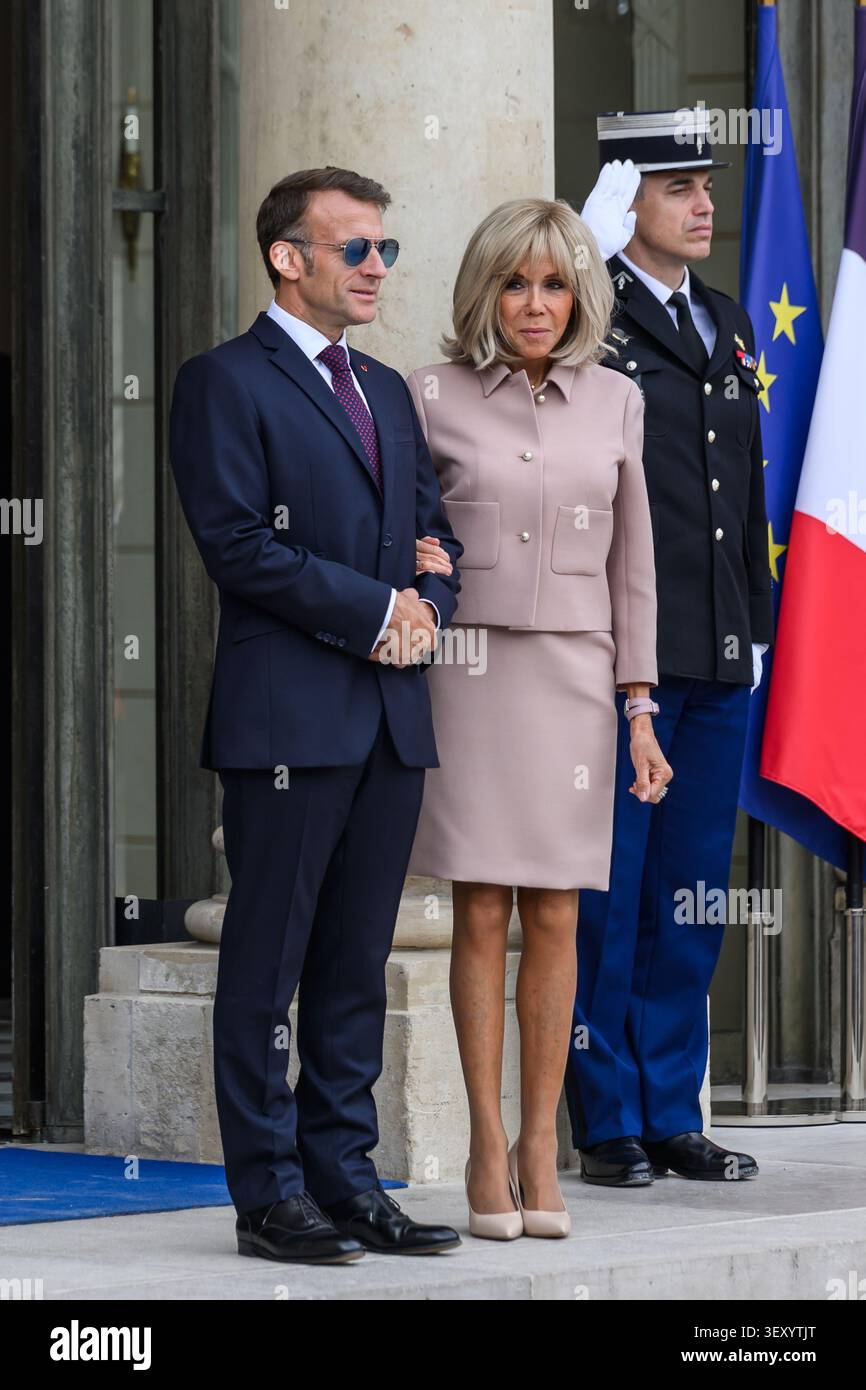 President Emmanuel Macron and his wife Brigitte Macron welcomed Grand ...