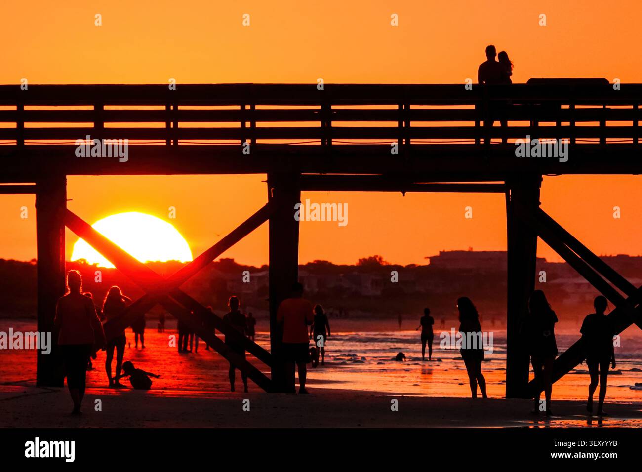 Isle of Palms, United States. 01 July, 2026. People stop along the ...