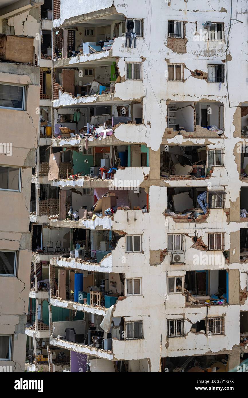A damaged building in the Playa Grande neighborhood of Catia la Mar, La ...