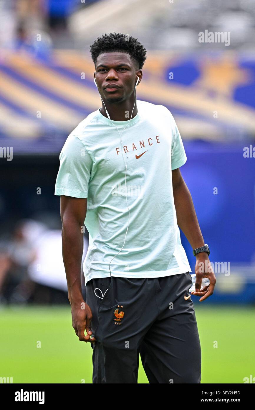 France's Aurélien TCHOUAMENI discovers the pitch prior. to the FIFA ...