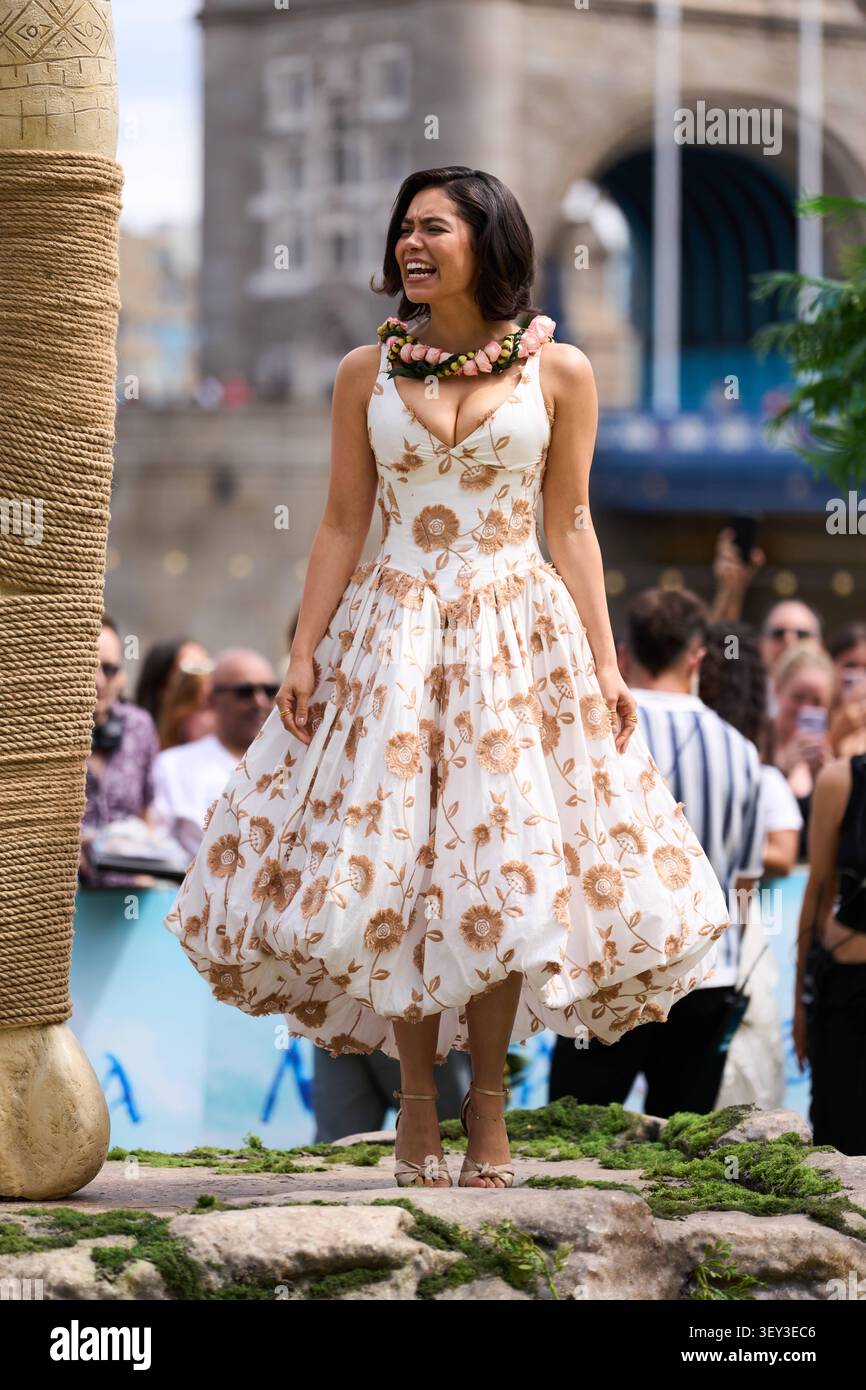 Auli'i Cravalho poses for photographers at the "Moana Experience" in ...
