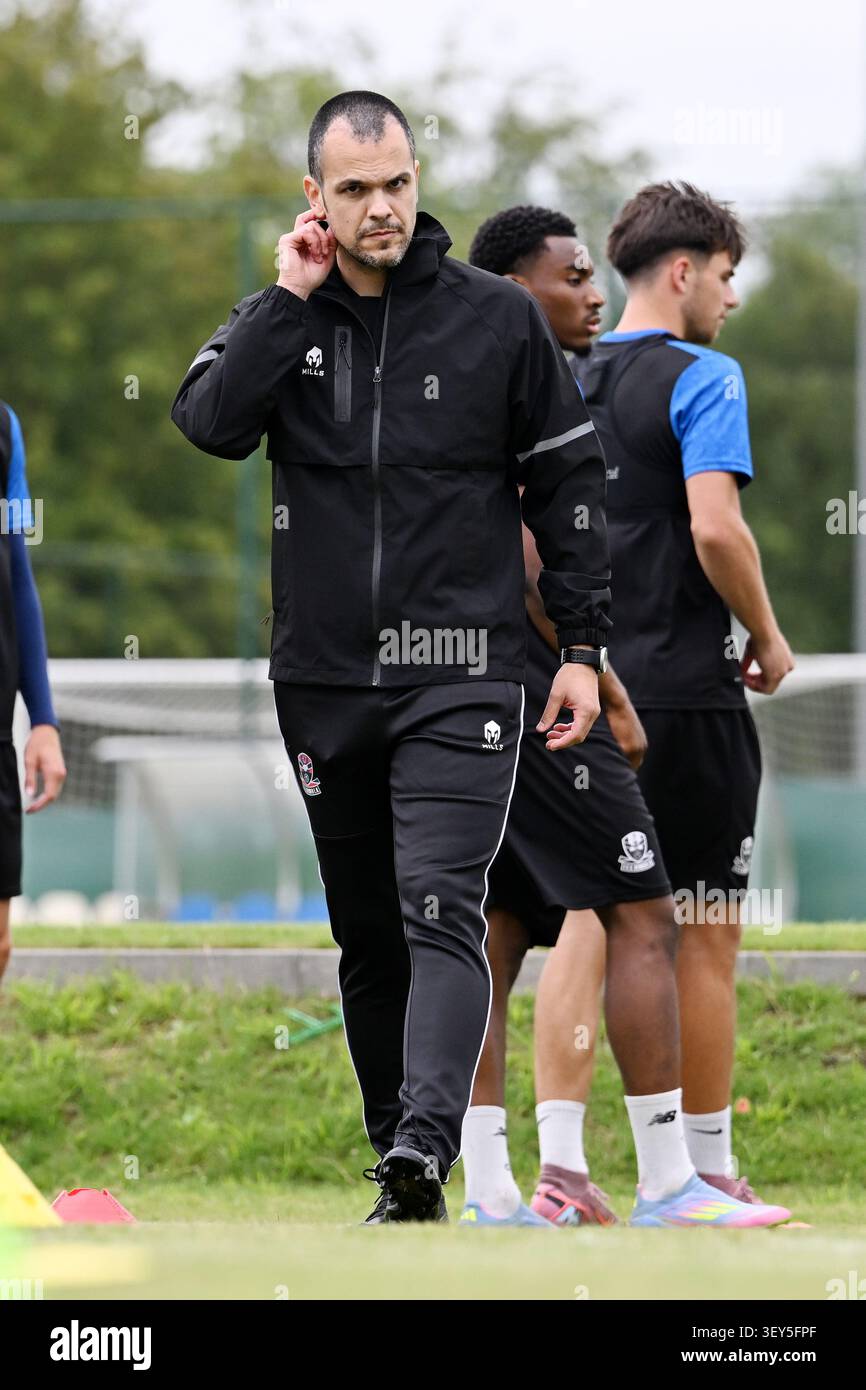 Dender?s head coach Jonathan Alves pictured during a training session ...