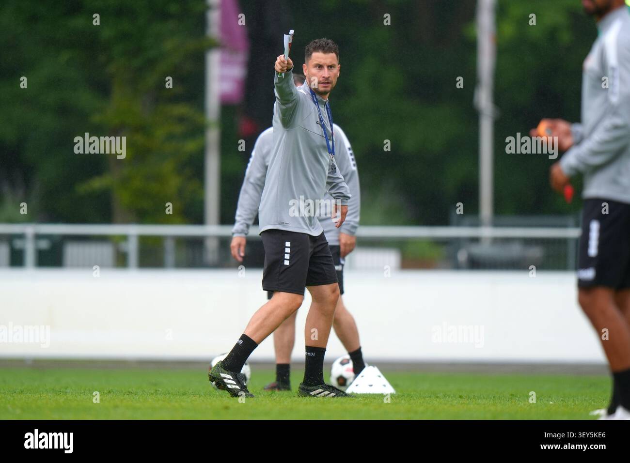 Dordrecht - Coach Paul Nuijten of FC Dordrecht during a training in ...