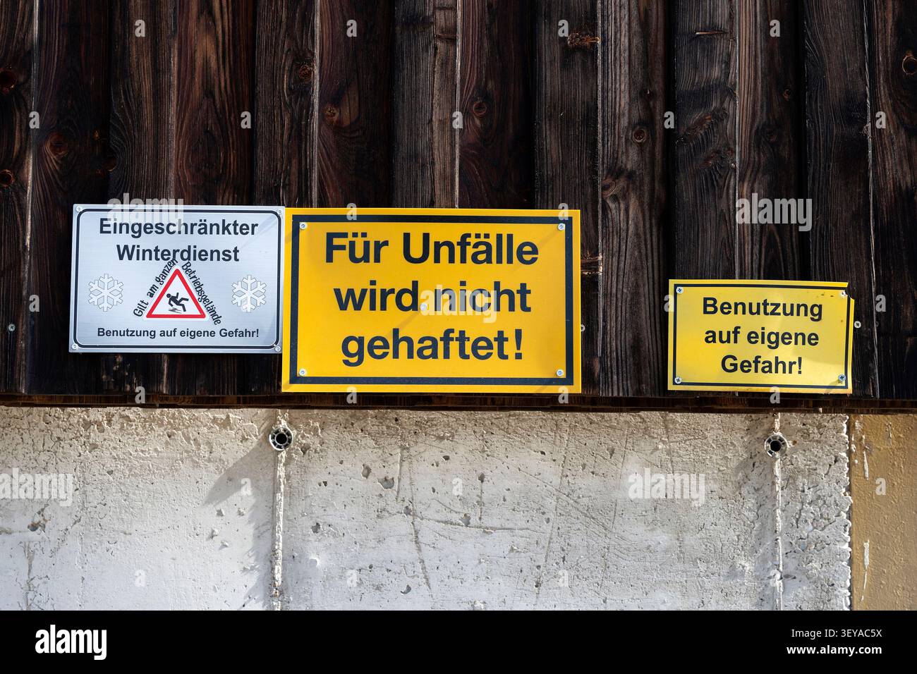 Diverse Warnschilder // Various Warning Signs Stock Photo - Alamy