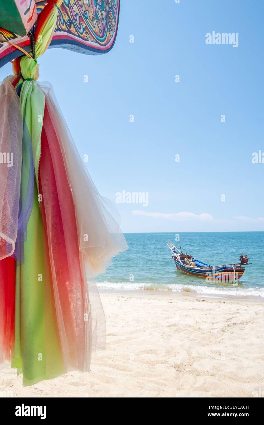 Kolae fishing boats at Ban Thon Beach on a sunny summer day. Ban Thon ...