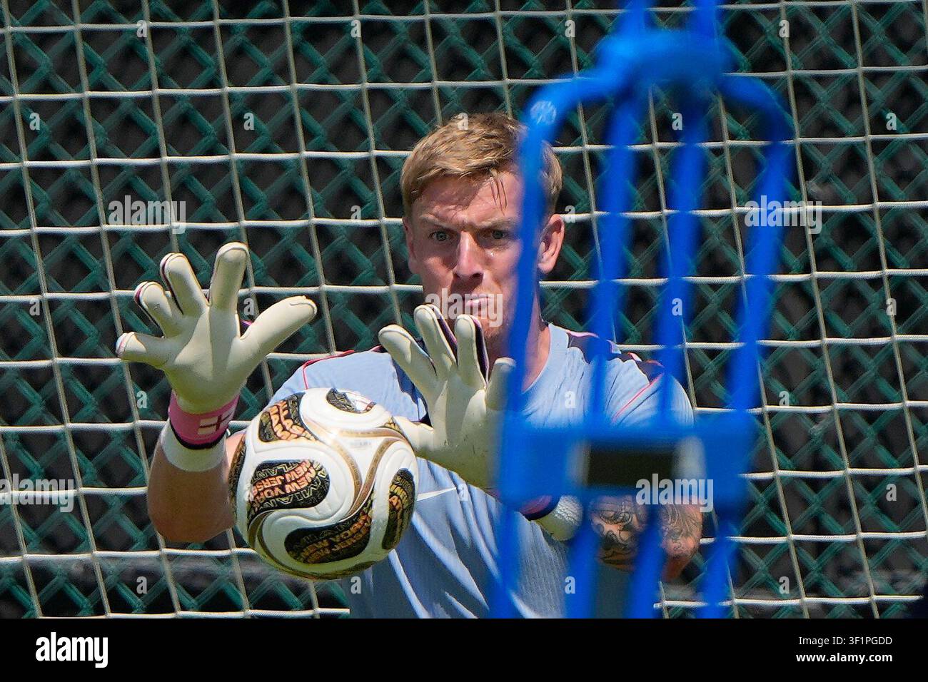England Goalkeeper Jordan Pickford Trains For The World Cup Soccer England Goalkeeper Jordan Pickford Trains For The World Cup Soccer
