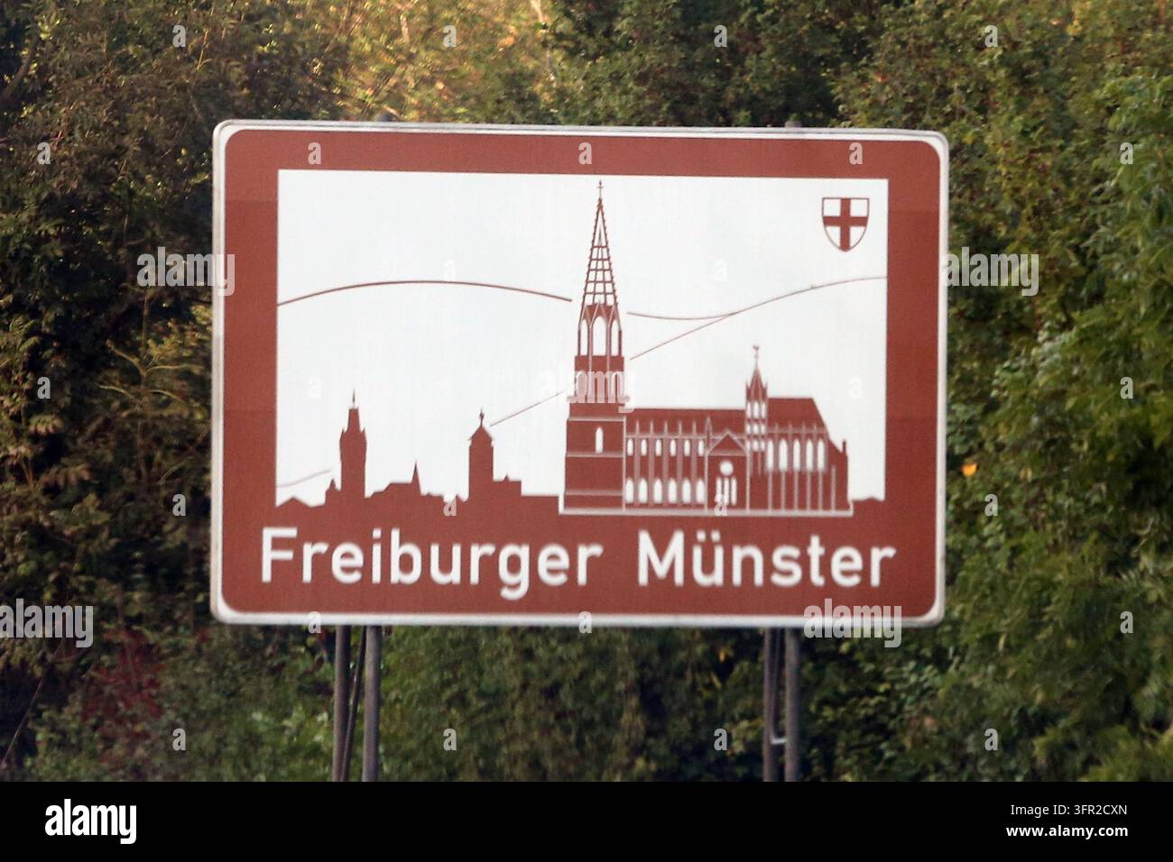09.10.2026, xsvx, Wirtschaft, emwir, Freiburger Münster Schild Hinweis ...