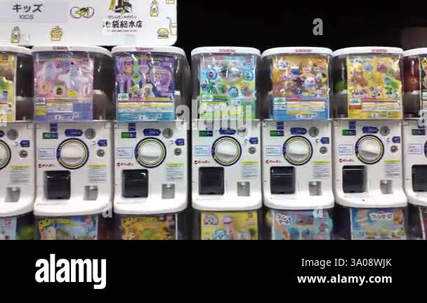 Gacha gacha Stock Videos & Footage - HD and 4K Video Clips - Alamy
