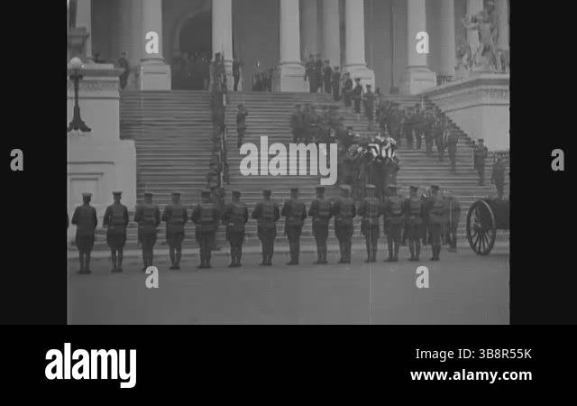 Wwi ww2 war memorial Stock Videos & Footage - HD and 4K Video Clips - Alamy