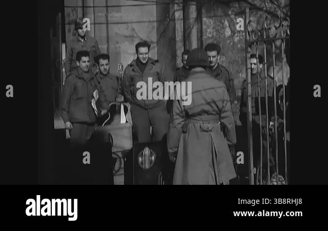 WASHINGTON - 1945 - General Doolittle inspects B-29 in Seattle during ...