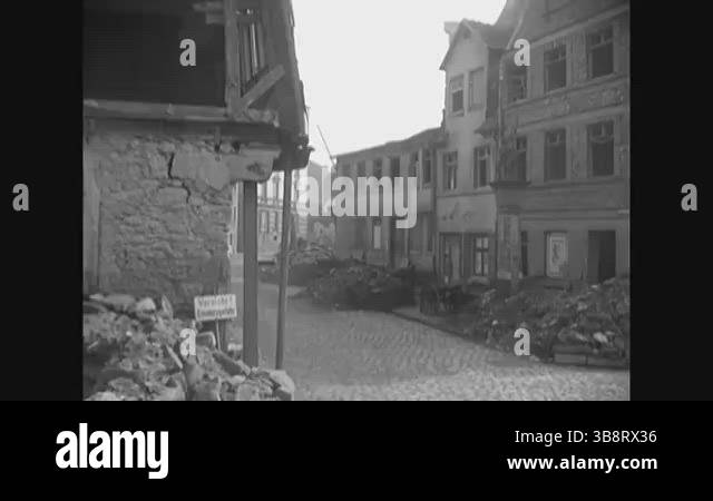 FRANCE - 1944 - French crowds force collaborationists to clean streets ...
