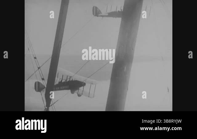 SAN DIEGO - 1923 - Two Air Service DH.4 planes refuel in the air over ...