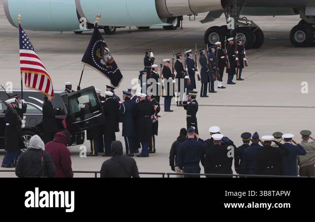 MARYLAND - 1.5.2025 - US service members with the Ceremonial Honor Guard rehearse in preparation ...