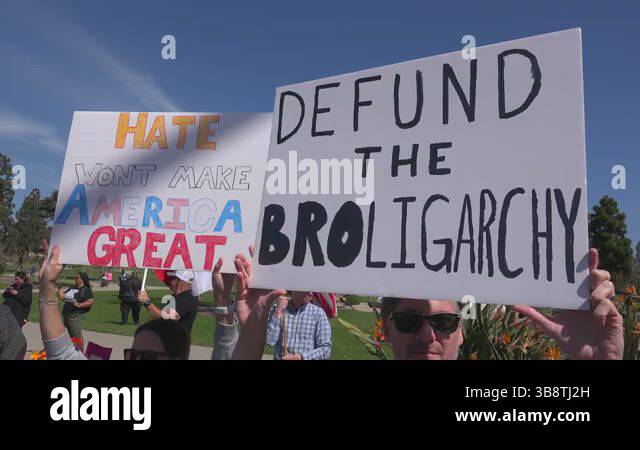 VENTURA - 3.6.2025 - Large street protests against the Donald Trump ...