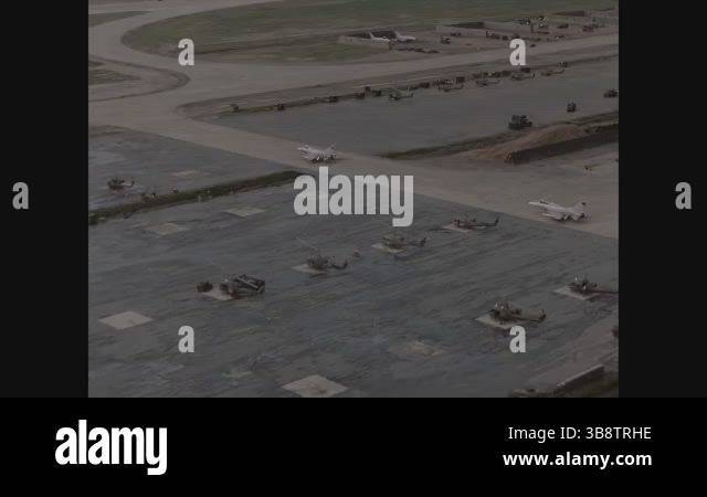 VIETNAM - 1965 - Aerial view of USAF F-100 planes ready for takeoff ...