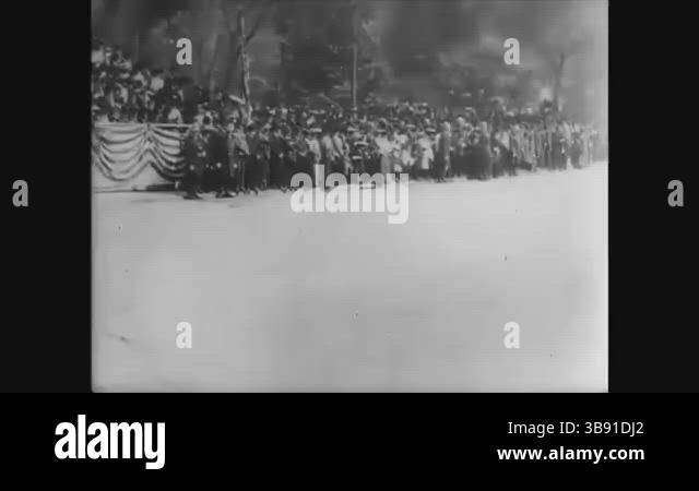NEW YORK - 1904 - New York Fire Department firemen march in double ...