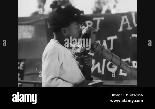 UNITED STATES -1929 - Farina introduces Joe as Harry combs the boxer's ...