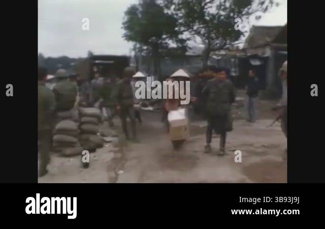 VIETNAM - 1968 - Vietnamese refugees flee the conflict during the Tet ...