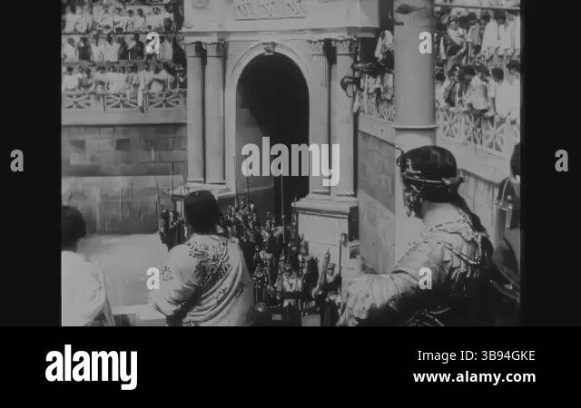 ITALY - 1913 - in this silent drama, gladiators stop before the ...