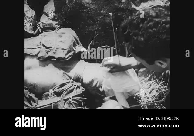 ITALY - 1944 - Allied soldiers are treated by military doctors of other ...