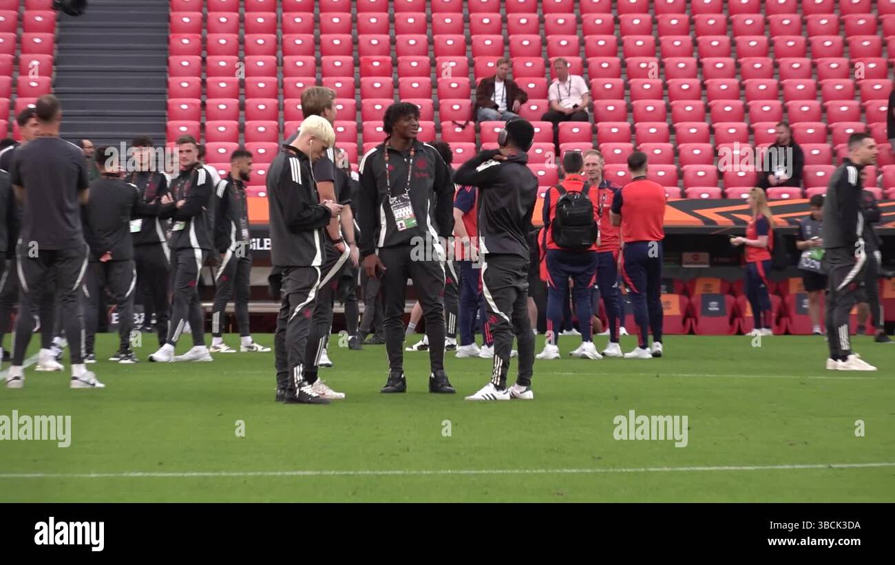 Manchester United walkabout on San Mames pitch ahead of showpiece Stock ...