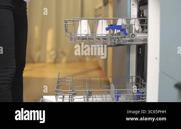 Clean mugs Stock Videos & Footage - HD and 4K Video Clips - Alamy