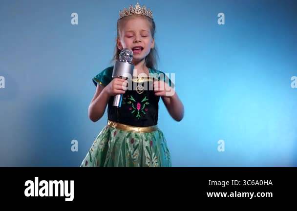 A little princess, voice soaring, a captivating performance. The Queen ...