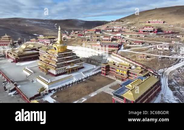The magnificent scenery of Dongga Temple Stock Video Footage - Alamy